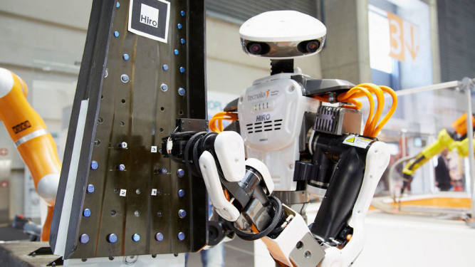 5 Reasons Why Robots Won’t Replace Humans - Service Robots 5 Reasons Why Robots Won’t Replace Humans - Service Robots